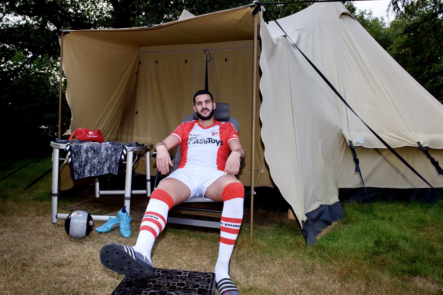 Ahmed El Messaoudi tekent in Emmen - FC Emmen