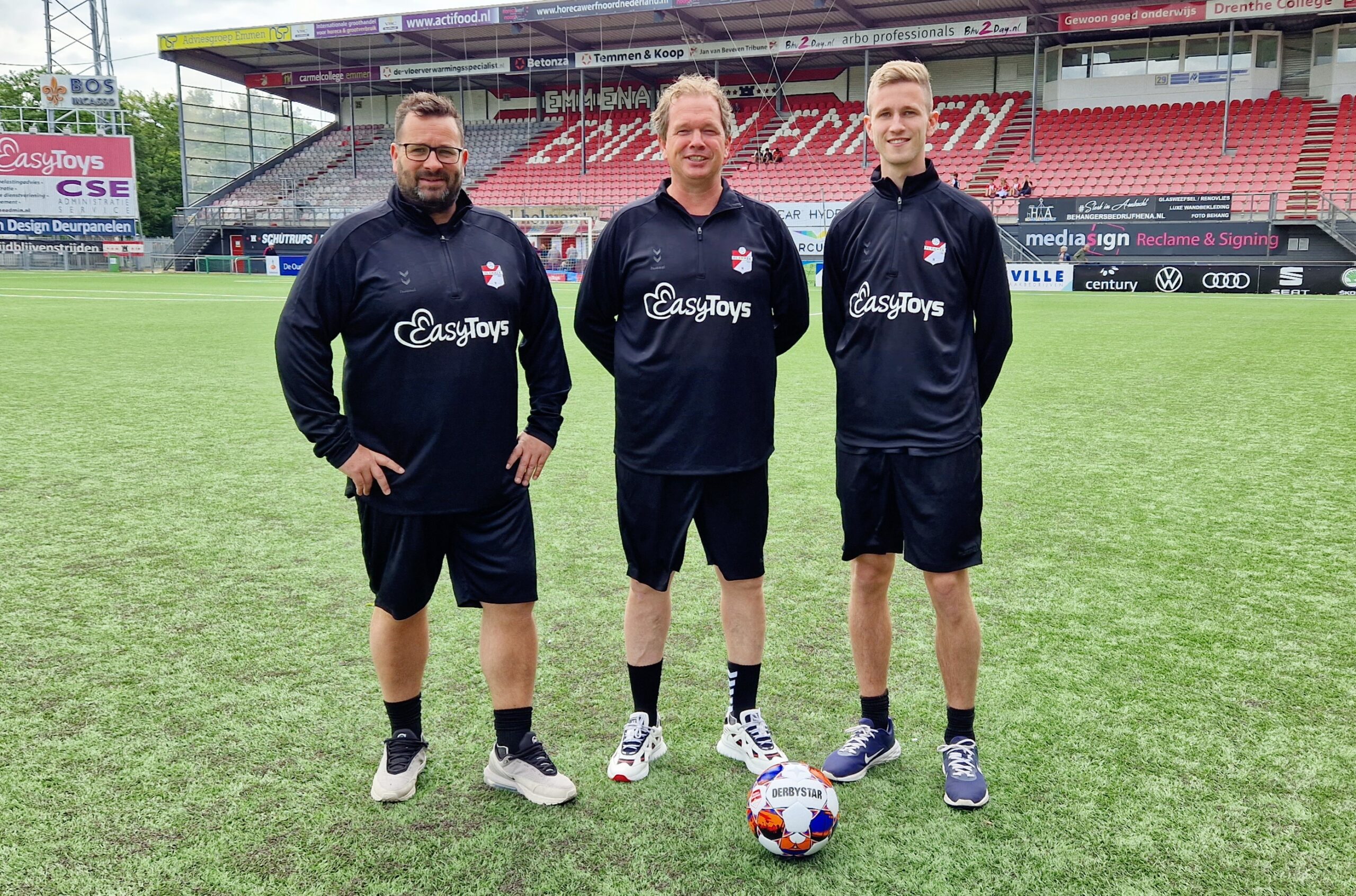 Technische staf verder aangevuld - FC Emmen