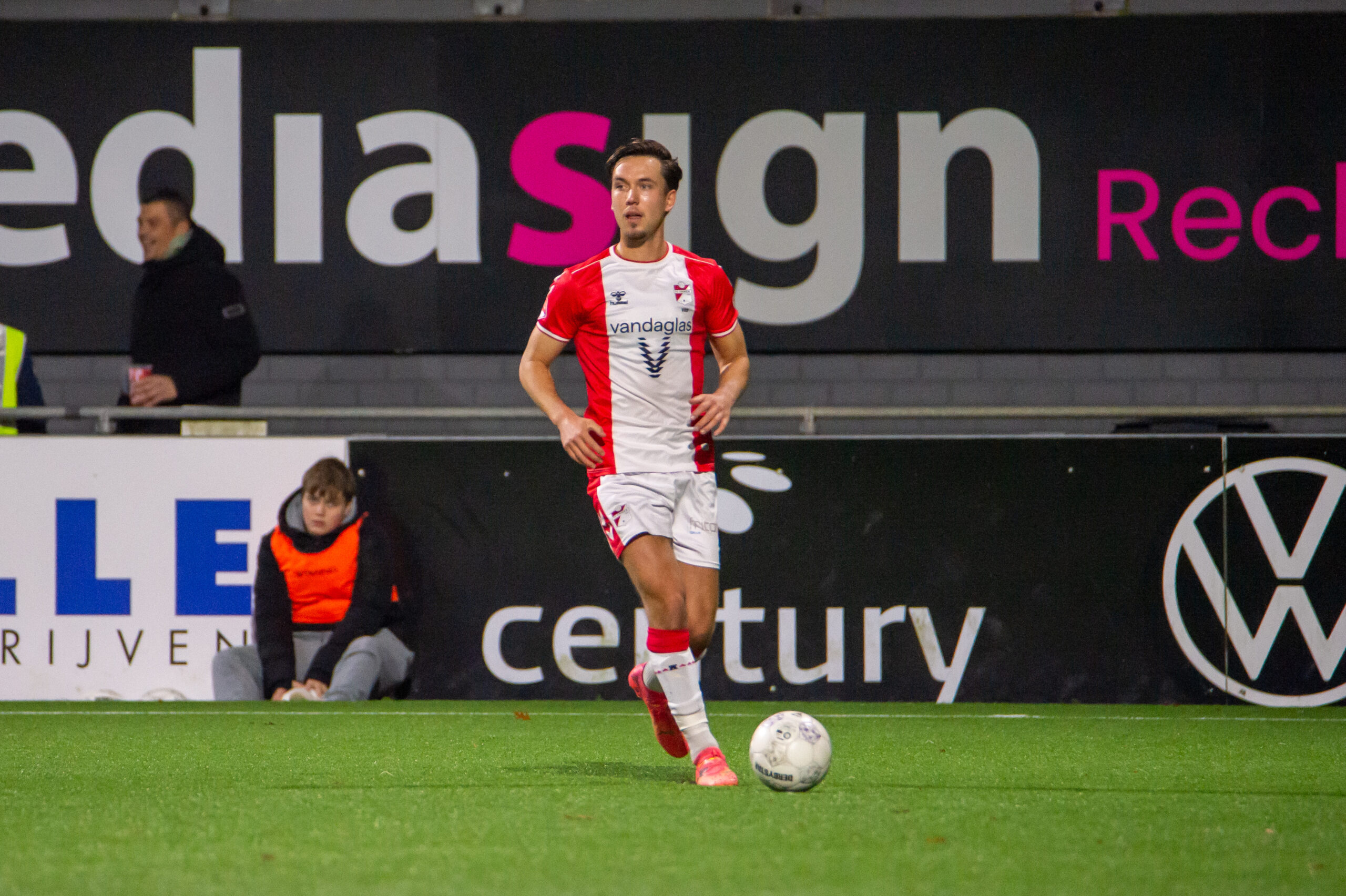 Dennis Vos jarig! - FC Emmen