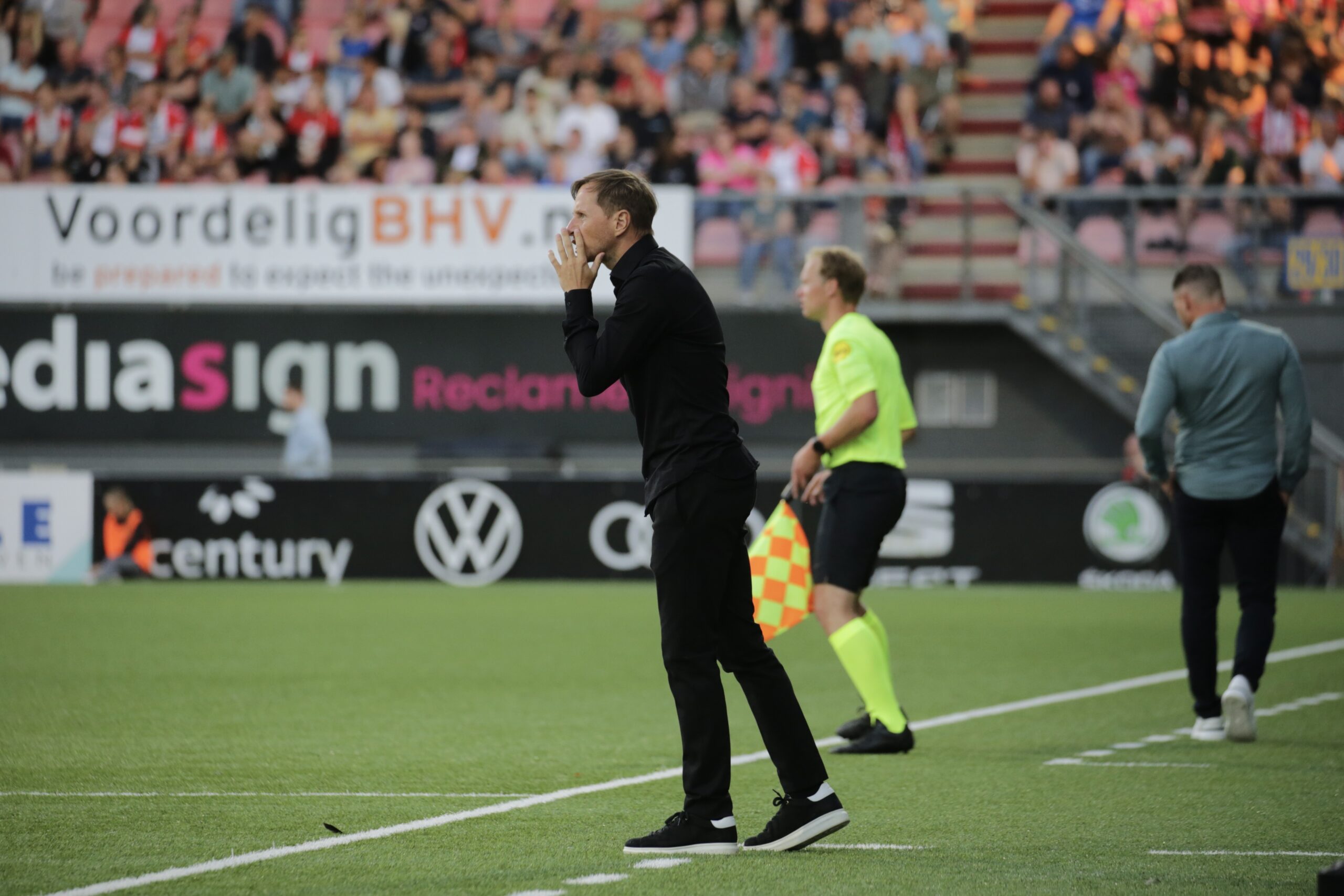 Wegen FC Emmen en Robin Peter scheiden per direct - FC Emmen